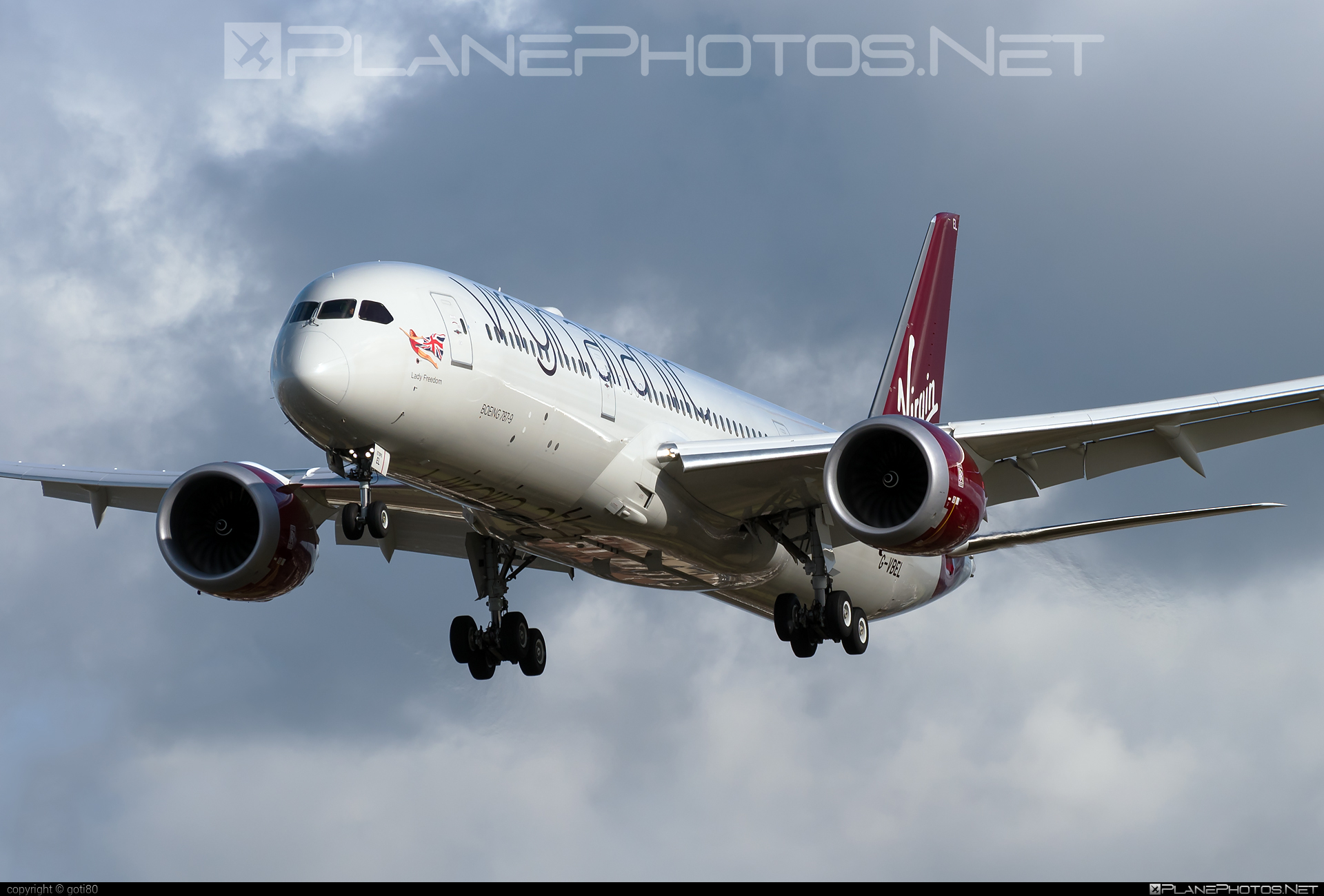 18204_Boeing-787-9-Dreamliner_G-VBEL.jpg