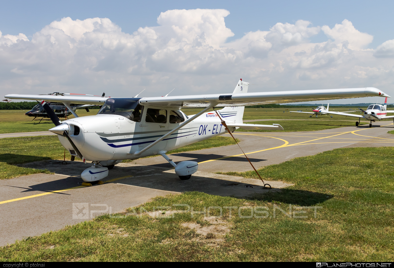 OK-ELT - Cessna 172S Skyhawk SP operated by Private operator taken by ...