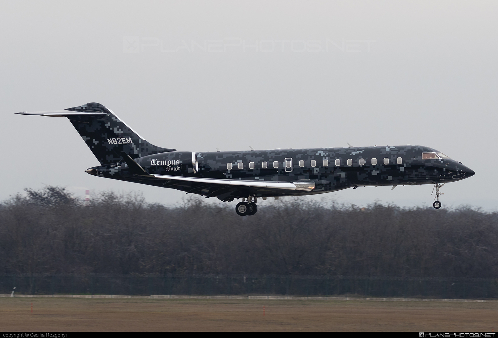 N82EM - Bombardier Global Express XRS (BD-700-1A10) operated by Private ...