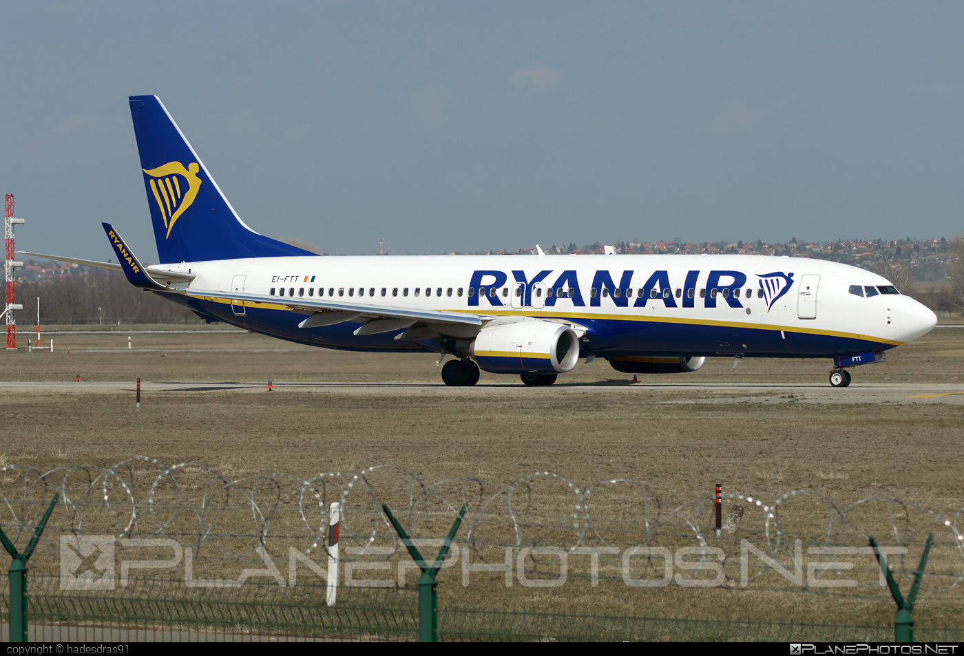 EI-FTT - Boeing 737-800 operated by Ryanair taken by hadesdras91 ...